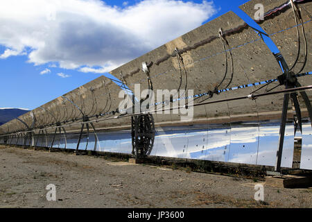 Curved concave reflector mirrors at the solar energy scientific ...