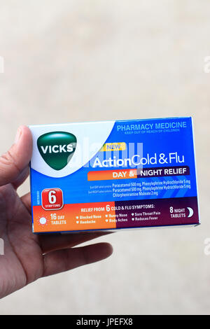 Vicks Action Cold and Flu Day and Night Relief tablets Stock Photo - Alamy