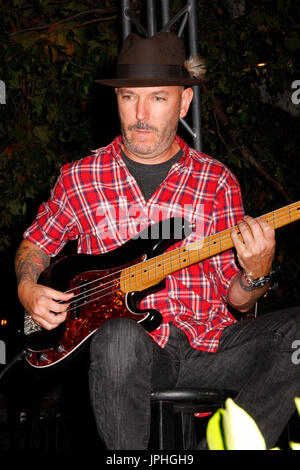 Teddy Landau performs with Michelle Branch at The Summer Concert Series ...
