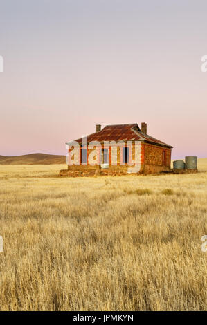 Historical Cobb & Co Cottage in Burra Stock Photo - Alamy