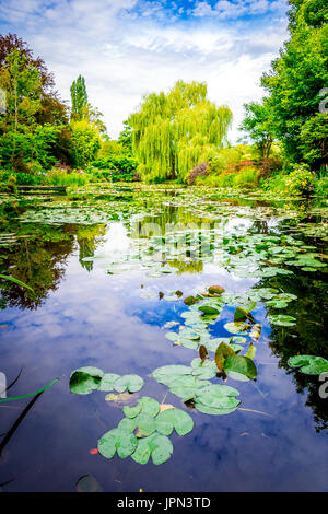 Claude Monet's 'Water-Lily Pond,' painted between 1917 and 1919 ...