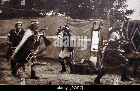 Hopi Native American Indians performing a traditional dance at free ...