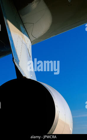 Jet engine exhaust and wing pylon Stock Photo - Alamy