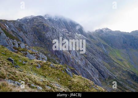 The Cwm Idwal syncline in Snowdonia National Park Stock Photo - Alamy