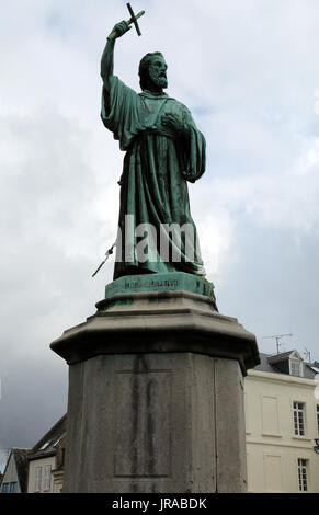 France, Somme, Amiens, statue of Pierre l'Ermite or Pierre L'Hermite ...
