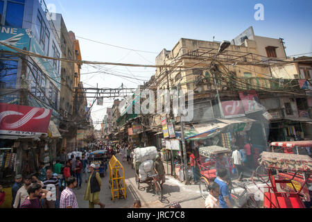 Electrical wiring in Delhi,India on the street Stock Photo - Alamy