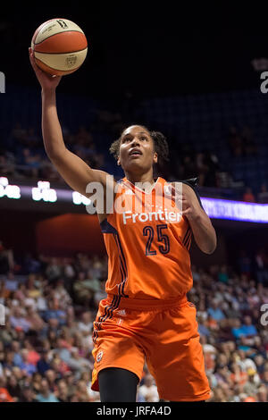 Phoenix Mercury forward Alyssa Thomas (25) goes up for a shot over ...