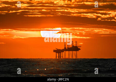 Gas drilling rig, Irish Sea Stock Photo - Alamy