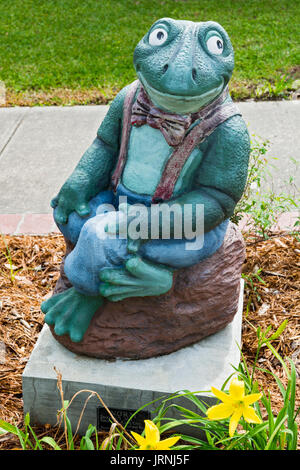 Frog sculpture in Rayne, Louisiana, the Frog Capital of the USA ...