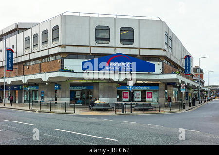Shops in Hull town centre, Whitefriargate Stock Photo - Alamy