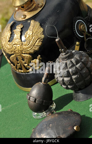machine gunners with rounds of bullets and helmets world war 2 1 great ...
