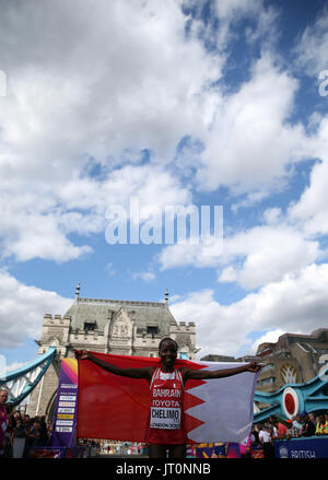 Rose Chelimo winning in the marathon at the World Athletics ...