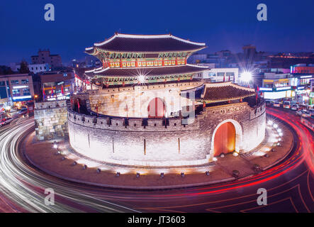 Paldalmun gate at night in Suwon, Korea Stock Photo - Alamy