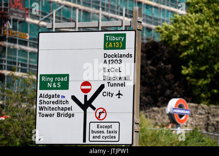 Tower Place sign, Tower Hill, London UK Stock Photo - Alamy
