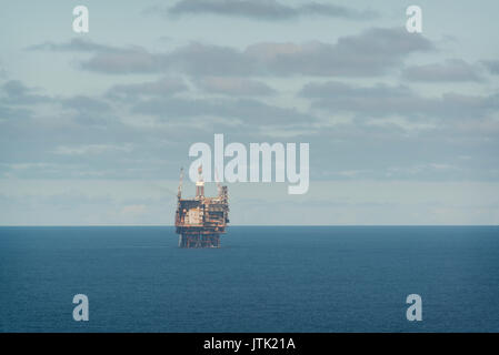Brae Alpha north sea oil rig, gas installation. credit: LEE RAMSDEN ...