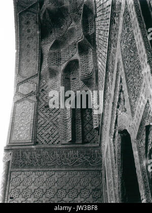 Varamin Mosque interior detail Stock Photo - Alamy