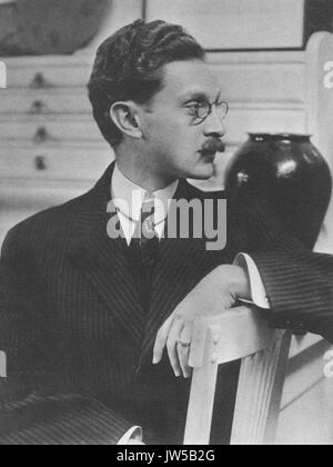 Schamberg selbstportrait 600 Stock Photo - Alamy