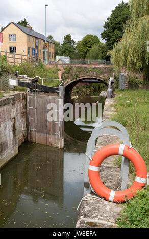Bowbridge Lock on the Thames & Severn Canal close to Stroud ...
