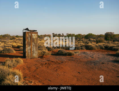 Australian outback shack Stock Photo - Alamy