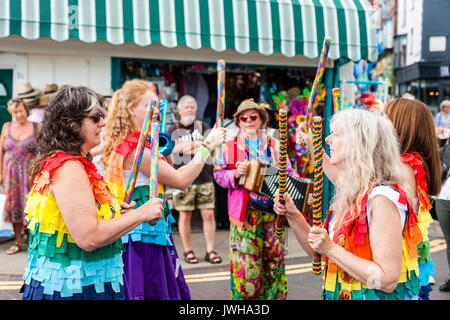 Yearly Broadstairs Folk Week festival. Folk dancers, Loose Women Morris ...