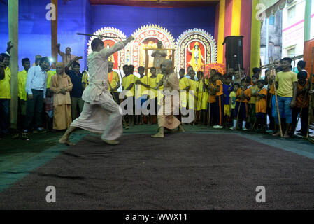 Kolkata, India. 13th Aug, 2017. Bharat Sevasaram Sangha sanyassi or ...