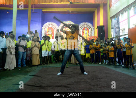 Kolkata, India. 13th Aug, 2017. Bharat Sevasaram Sangha sanyassi or ...
