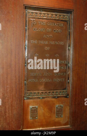St Alban's Bunce reredos Andy Mabbett 55 Stock Photo - Alamy