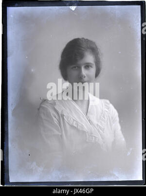 Miss Barnes, 12 Jan 1917 (15959429804 Stock Photo - Alamy