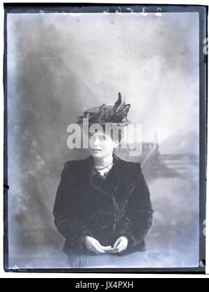 Mrs Dawson, 12 Dec 1906 (16879769849 Stock Photo - Alamy