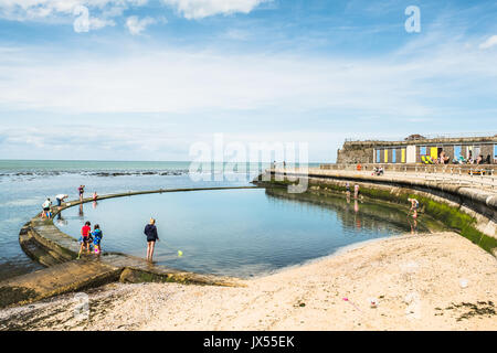 Tidal Pool, Minnis Bay, Kent, UK Stock Photo - Alamy