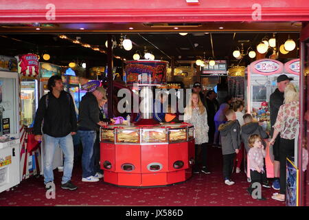 Newquay amusement amusements arcade arcades slot machines tourist fun ...