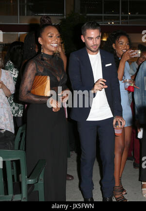 LOS ANGELES, CA. August 14, 2005: JON HEDER at the 2005 Teen Choice ...