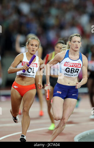 Aleksandra GAWORSKA (Poland) running the third leg in the Women's 4 x ...