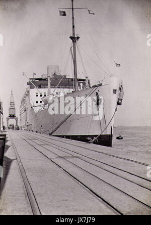 P&O passenger liner RMS Strathnaver at Lisbon, 1934 Stock Photo - Alamy