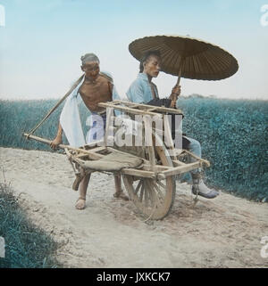 Traditional Chinese Wheelbarrow Transport Stock Photo - Alamy