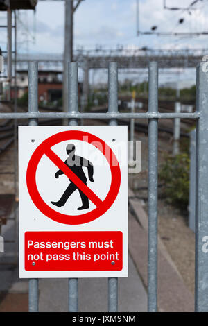 Crewe railway station sign Stock Photo: 86467425 - Alamy