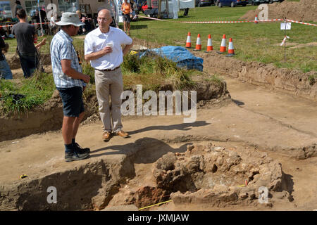 2017 Aylsham Roman Project - landowner Peter Purdy and Britannia ...