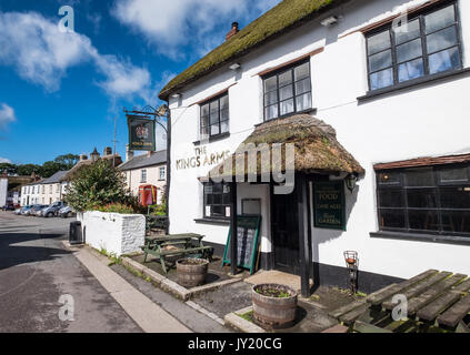 UK, England, Devon, Strete, Kings Arms Grade 2 listed public house ...