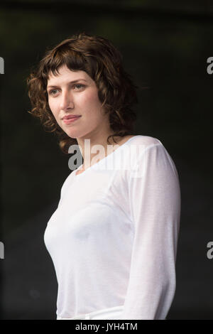 ALDOUS HARDING, YOUNG, CONCERT: Rising New Zealand singer ALDOUS ...