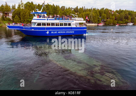 shipwreck, Sweepstakes, Tobermory, Bruce Peninsula, Ontario, Canada ...