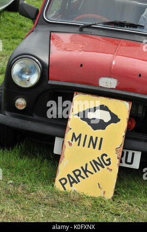 mini owners clubs cars fans of the mini at a meet or festival on the ...