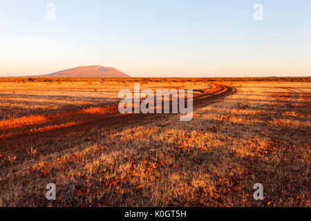 Mount Augustus, earth's largest rock, (Burringurrah), National Park ...