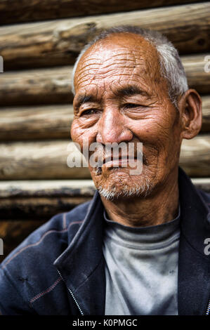 Portrait of a Tibetan man, Tibetan plateau, Kham and Amdo Stock Photo ...
