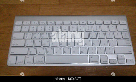 Apple Korean Wireless Keyboard Stock Photo - Alamy