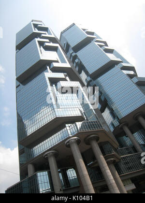 Another Tall Shiny Hong Kong Building (2889388913 Stock Photo - Alamy