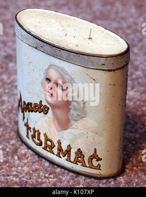 Aparto Turmac cigarettes tin, foto 2 Stock Photo - Alamy