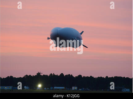 Airlander - US Army Flight Front Stock Photo - Alamy