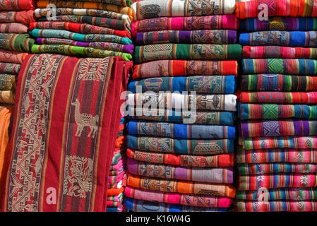 inca incan peruvian textile textiles wool yarn cloth goods in local ...