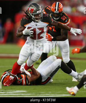 Tampa Bay Buccaneers linebacker Joe Tryon-Shoyinka (9) celebrates a ...