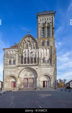 France, Burgundy, Vezelay Abbey, Main Portal, Tympanum, Jesus Apostles ...